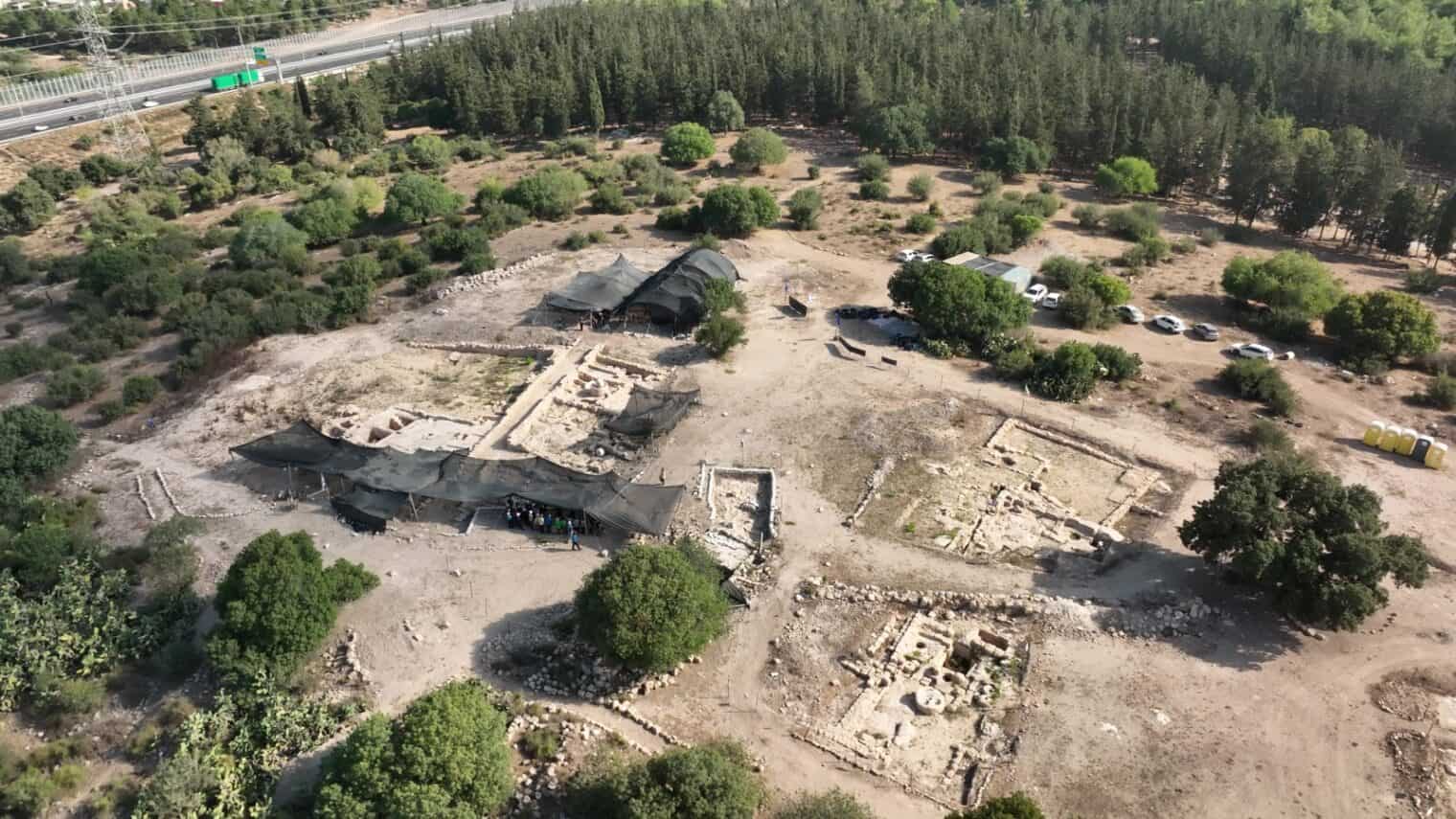 Schoolgirl unearths ancient ‘magical mirror’ in Israel - ISRAEL21c